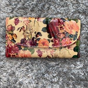 Guang Tong Wallets for Women - Poshmark
